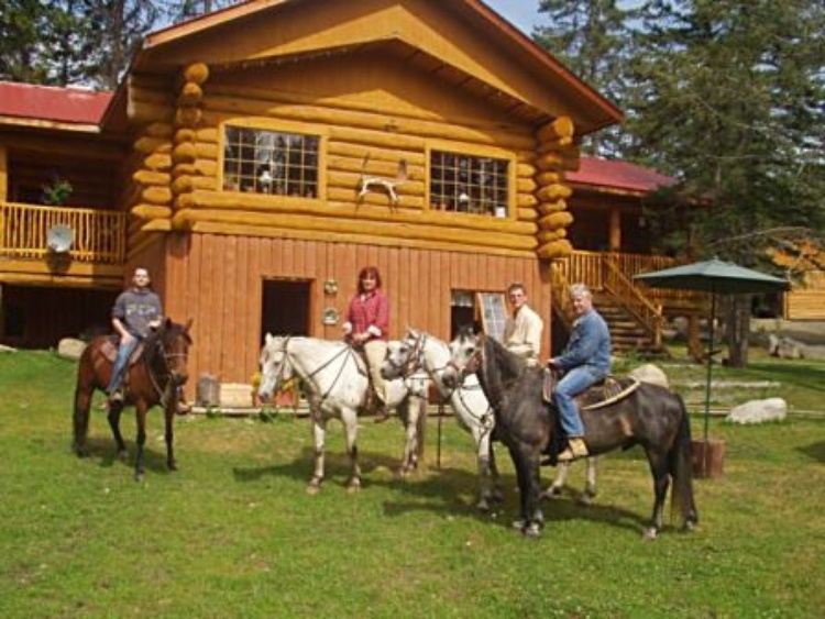 Pension Lone Butte, British Columbia Beaver Guest Ranch im Sommer ...